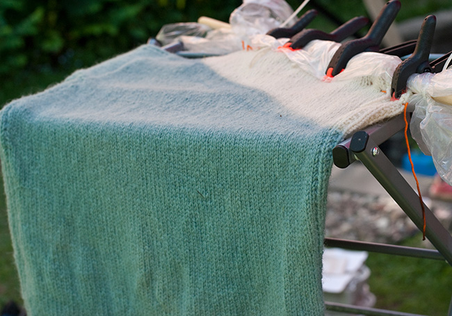ISSUEdf24 ** Indigo dyeing tutorial : Knitty.com - Deep Fall 2024